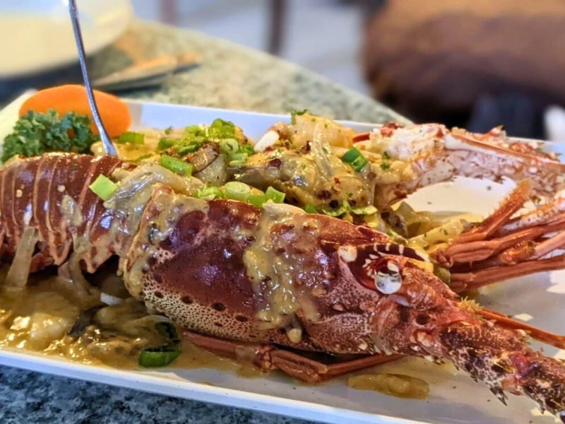 Lazy Lobster Seafood Restaurant - Key Largo - Indoor and Outdoor Dining ...